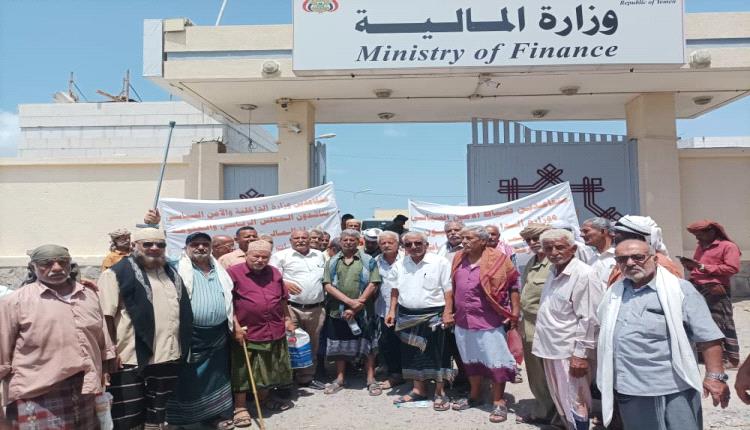 Yemeni Government Begins Disbursing Payments to Abandoned Southern ...
