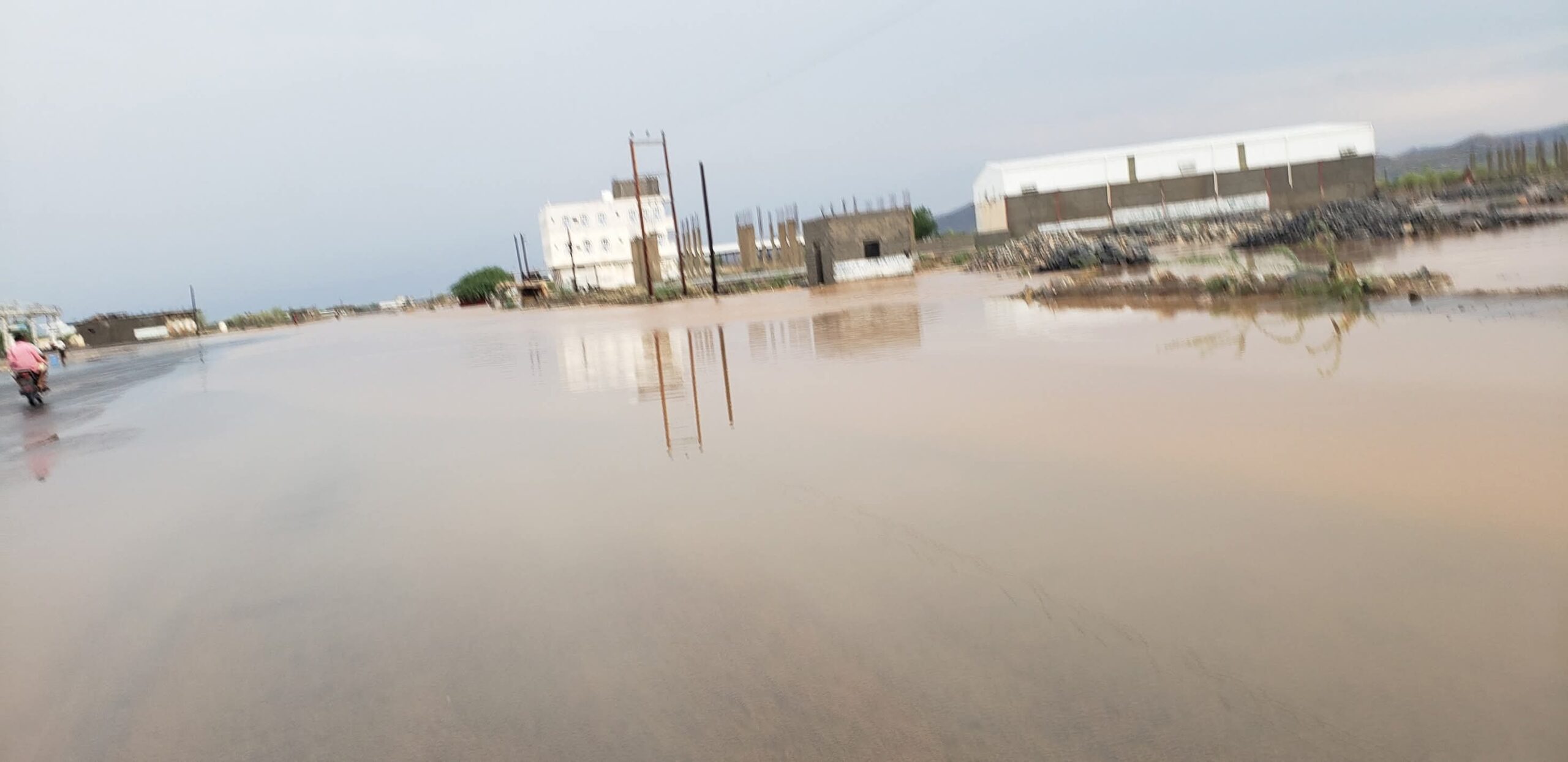 Hajjah… Record Flood Levels Threaten Road Linking Abs and Al-Rabo’a ...